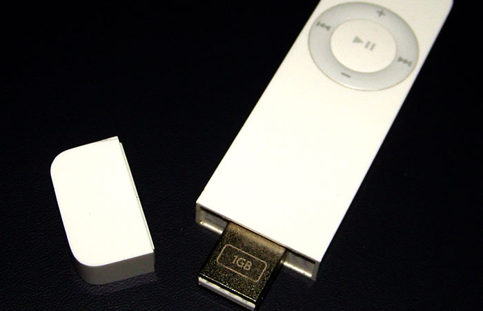 Recuperamos el iPod shuffle de primera generación